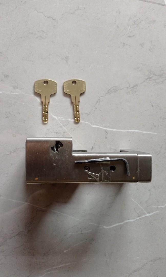 Castle Heavy duty Gate Lock HDB, Furniture & Home Living, Security ...