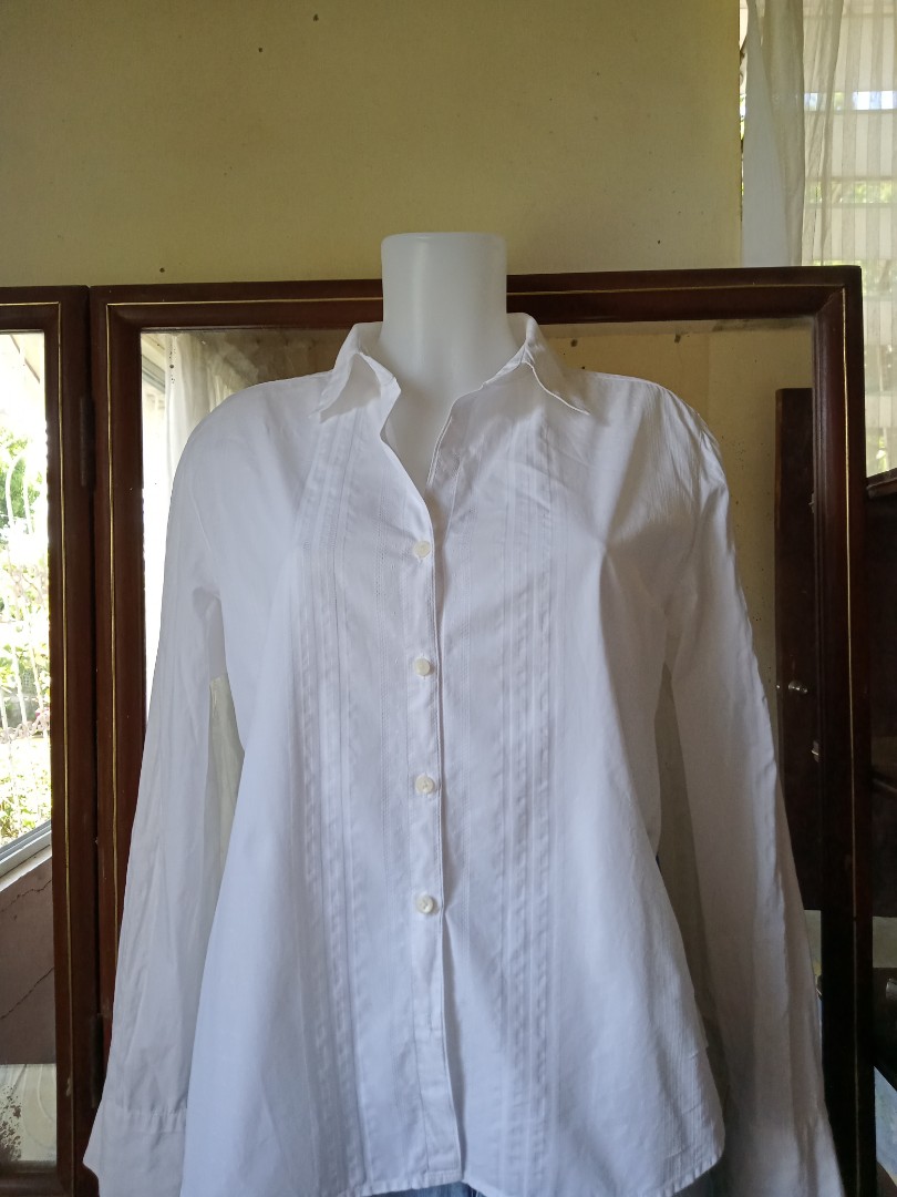 Crisp White Button Down, Women's Fashion, Tops, Blouses on Carousell