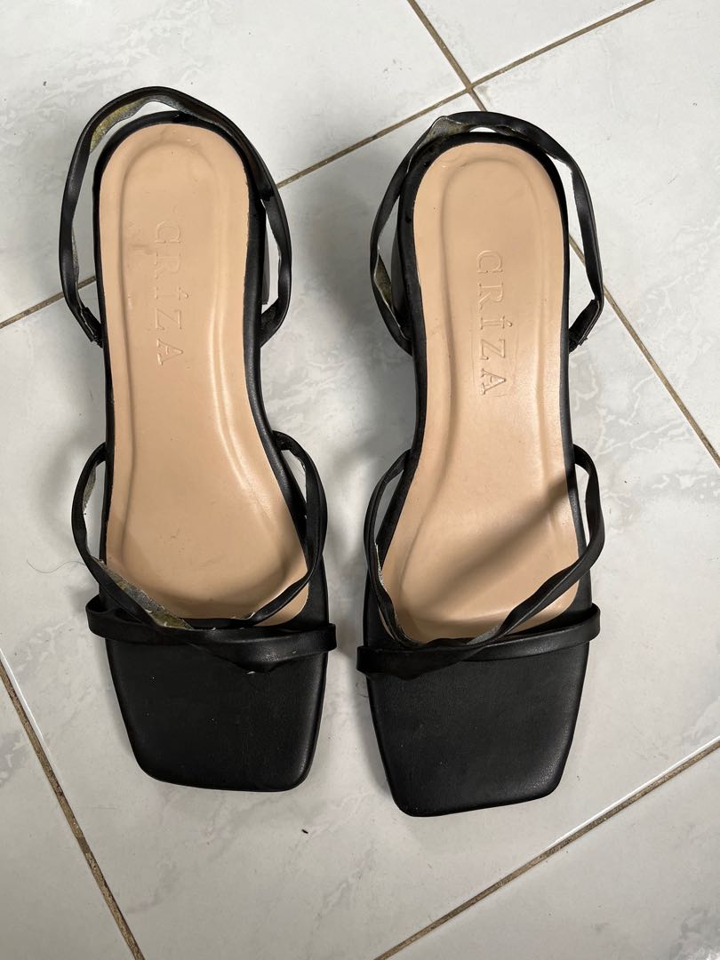 Criza sandals, Women's Fashion, Footwear, Sandals on Carousell