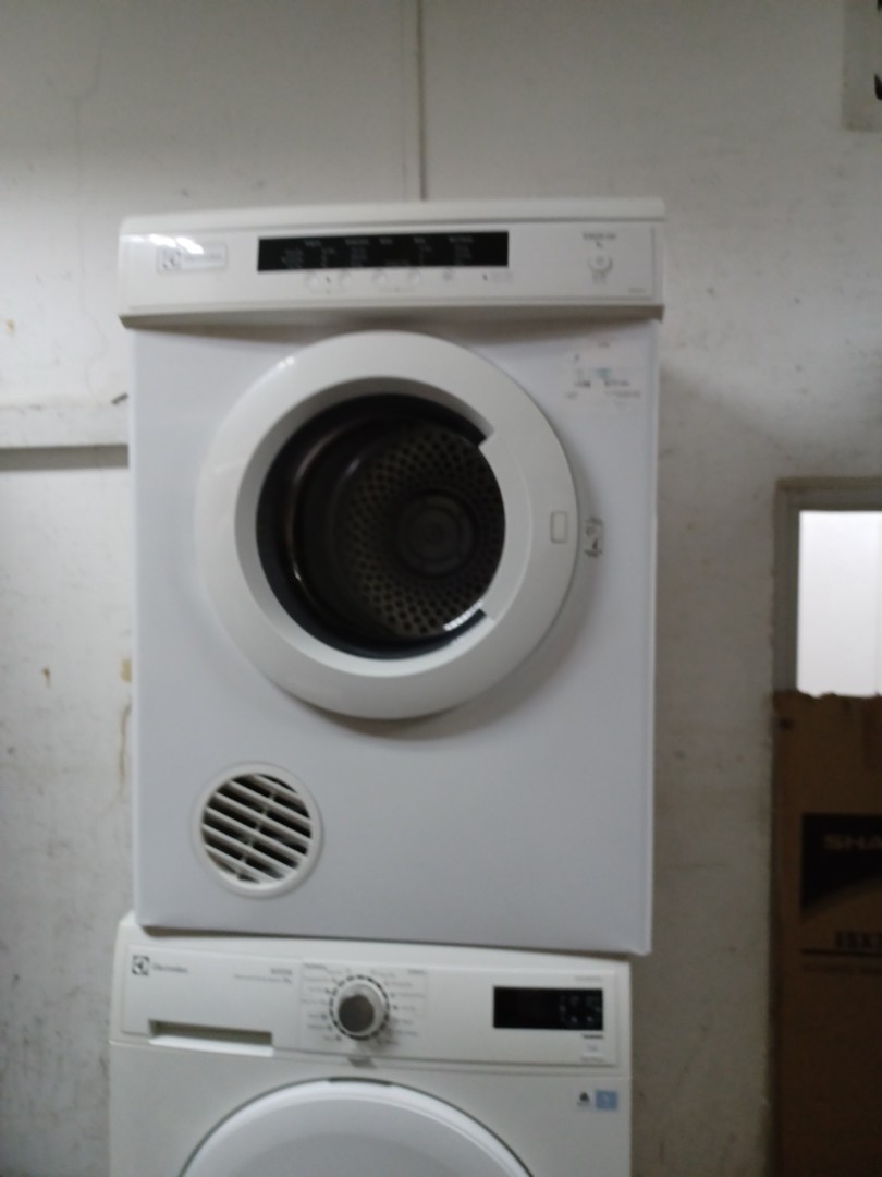 Electrolux 6kg sensor dryer edv6051 warranty 2months, TV & Home ...