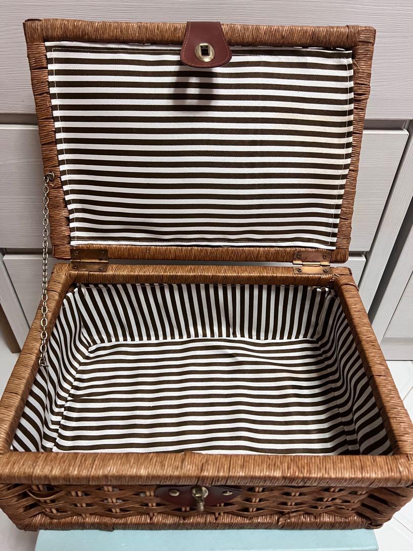 Hand carry twist lock wicker rattan basket cloth lining picnic storage ...