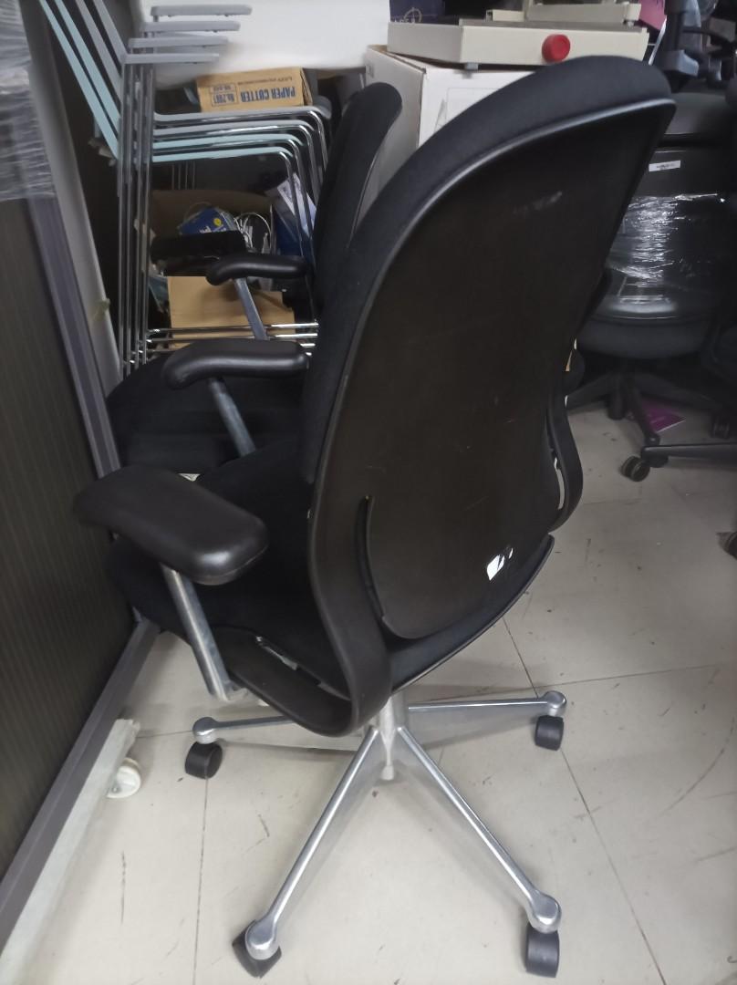 Herman Miller equa 2 ergonomic office task chair black , 傢俬＆家居, 傢俬, 椅子 ...