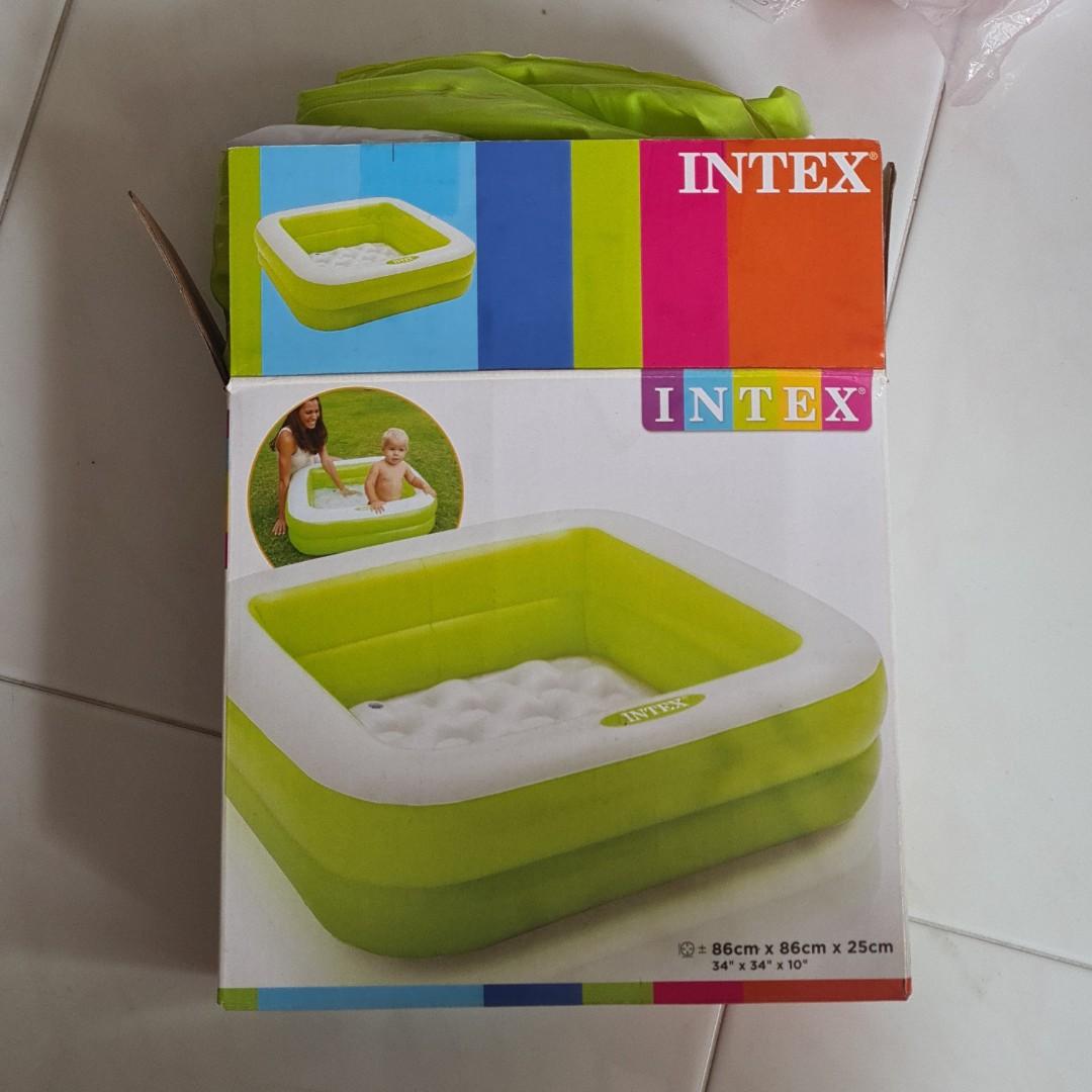 Intex Inflatable Pool Ball Pit and Vest Life Jacket, Free Colourful ...