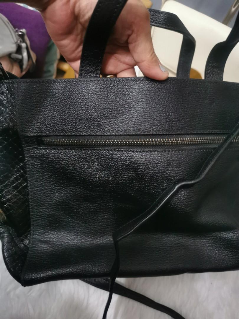 Original Dilaks cross body bag, Luxury, Bags & Wallets on Carousell