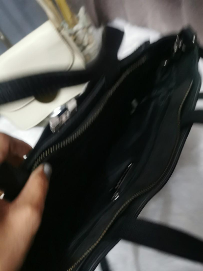 Original Dilaks cross body bag, Luxury, Bags & Wallets on Carousell