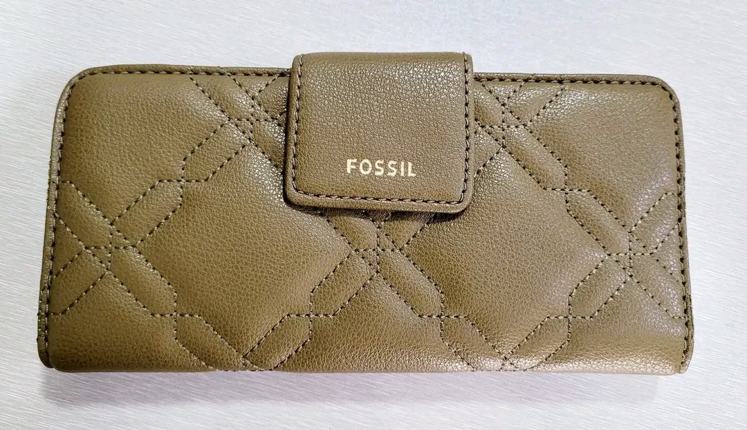 Original Fossil Wallet free shipping, Women's Fashion, Bags & Wallets ...