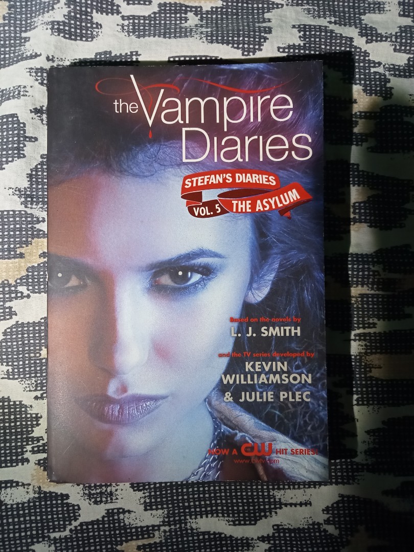 The Vampire Diaries: Stefan's Diaries vol.5 Asylum, Hobbies & Toys ...