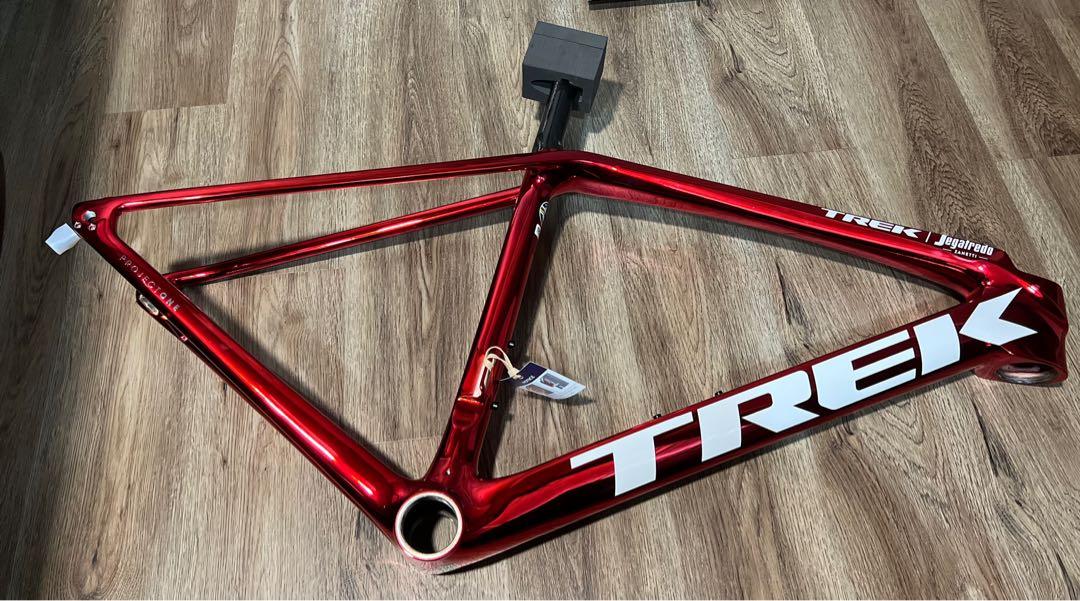 Trek Emonda Ruby Chroma Size 50, Sports Equipment, Bicycles & Parts ...