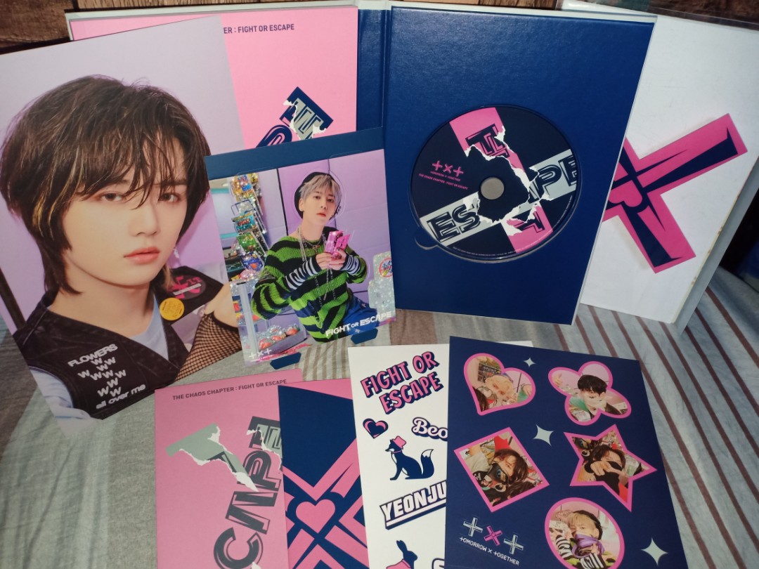 TXT FOE Unsealed album ( escape ver.), Hobbies & Toys, Memorabilia ...
