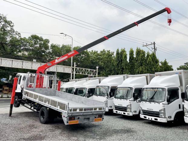 2021 Isuzu Forward Self-Loading with Unic Boom Crane 4-Section 3.4T ...