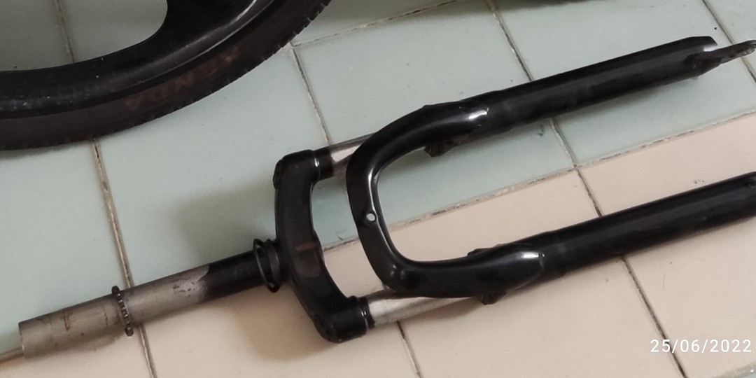 26" front suspension fork., Sports Equipment, Bicycles & Parts, Parts & Accessories on Carousell