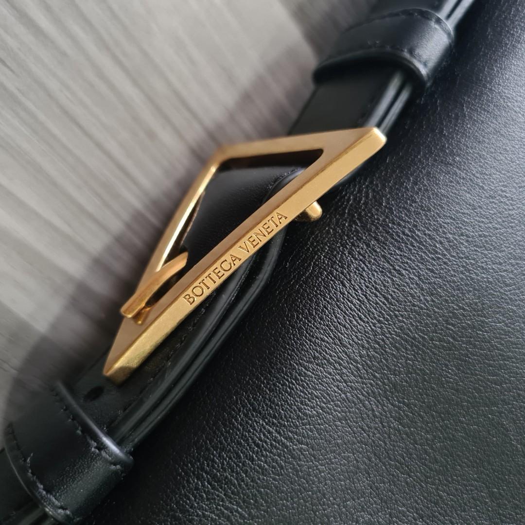 Bottega Veneta Cradle Shoulder Bag, Women's Fashion, Bags & Wallets ...