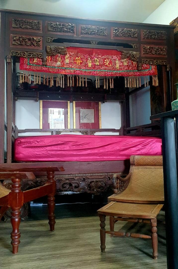 Chinese antique huge peranakan bed with embossed carvings, Hobbies ...