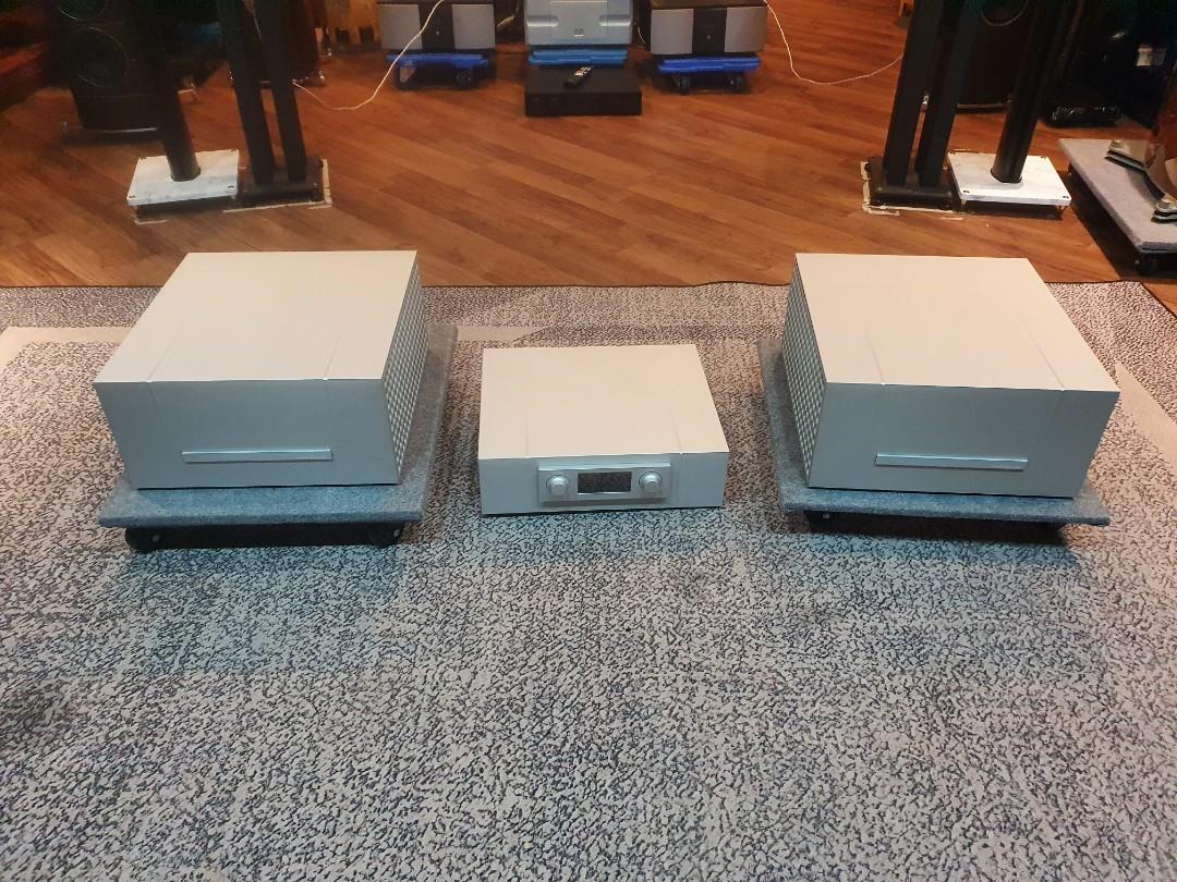 Constellation Audio Inspiration preamp + 400w monoblock, Audio ...