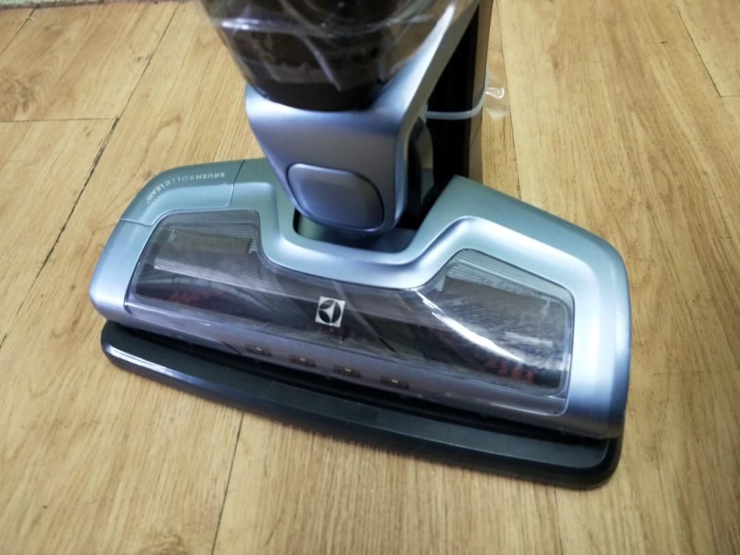 Electrolux ZB3311 2 In 1 Cordless Vacuum Cleaner, TV & Home Appliances ...
