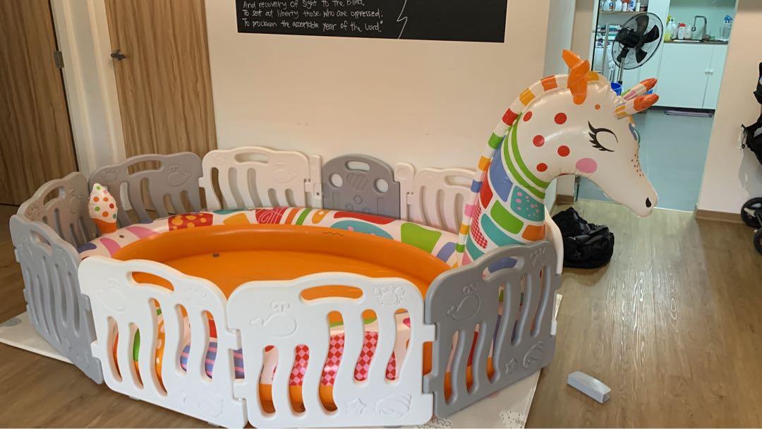 Giraffe Inflatable pool with pump only + free toys, Babies & Kids ...