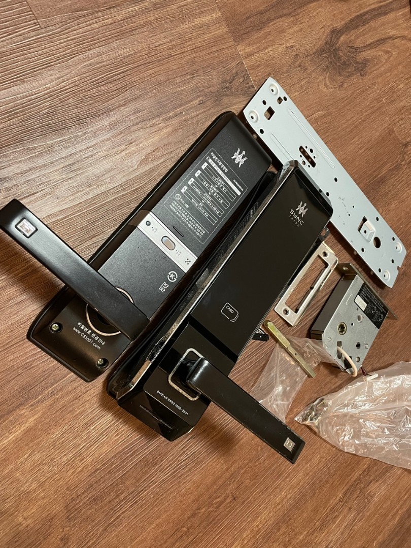 SYNC HGang - Electronic Main Door Lock, Furniture & Home Living ...