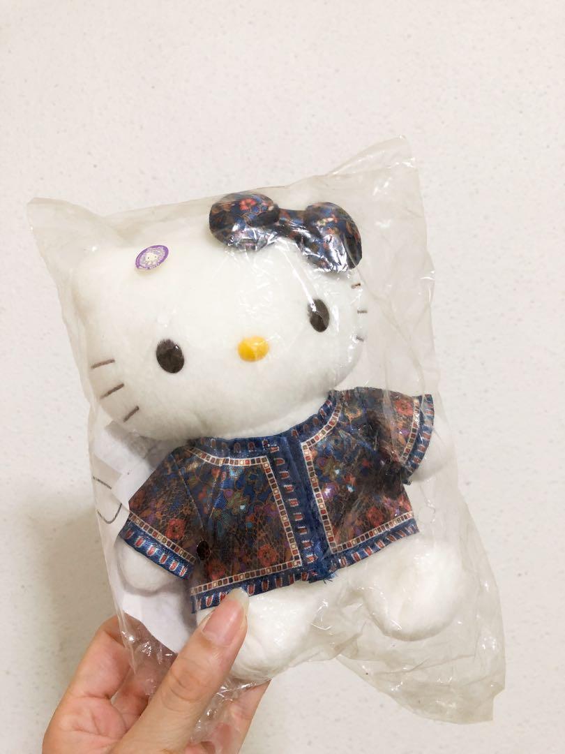 Hello Kitty x SIA SQ plush toy, Hobbies & Toys, Memorabilia ...