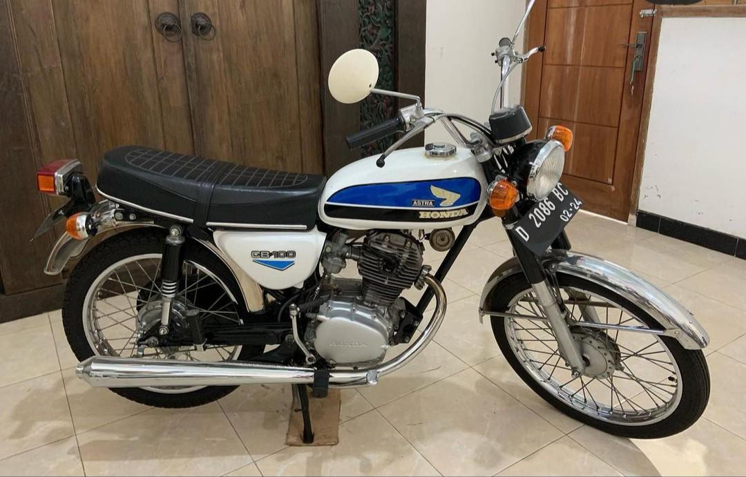 Honda CB100 (Dilan) full restorasi th 1974, Motor di Carousell