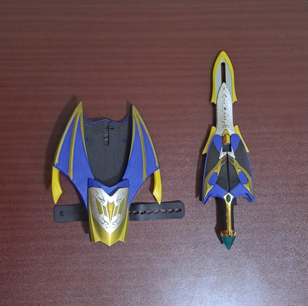 Masked Rider/Kamen Rider Ryuki DX V-Buckle with Three Decks,12 Advent ...