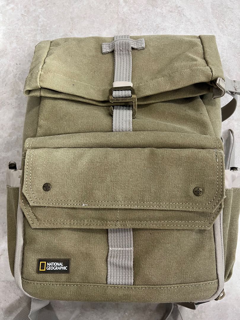 National Geographic Earth Explorer small bag, Men's Fashion, Bags ...