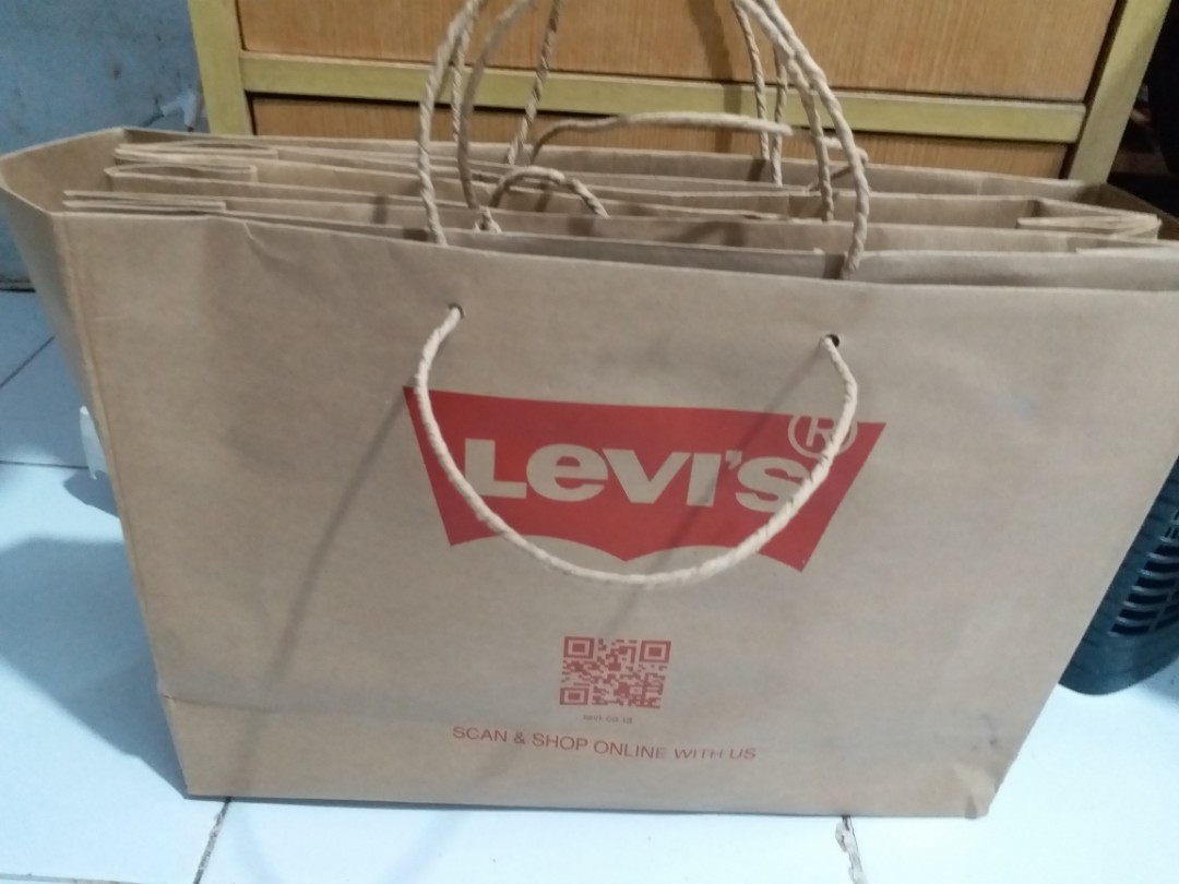 Paper bag Levis ori, Barang Yang Dicari di Carousell