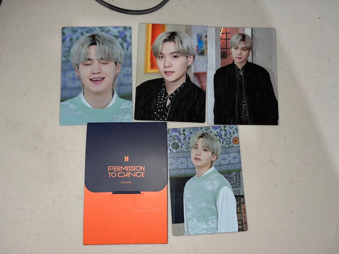 PTD ON STAGE MINI PC SUGA SET, Hobbies & Toys, Memorabilia ...