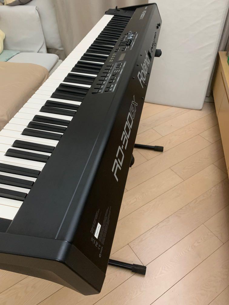 Roland 琴 RD-300GX, 興趣及遊戲, 音樂樂器 & 配件, 樂器 - Carousell