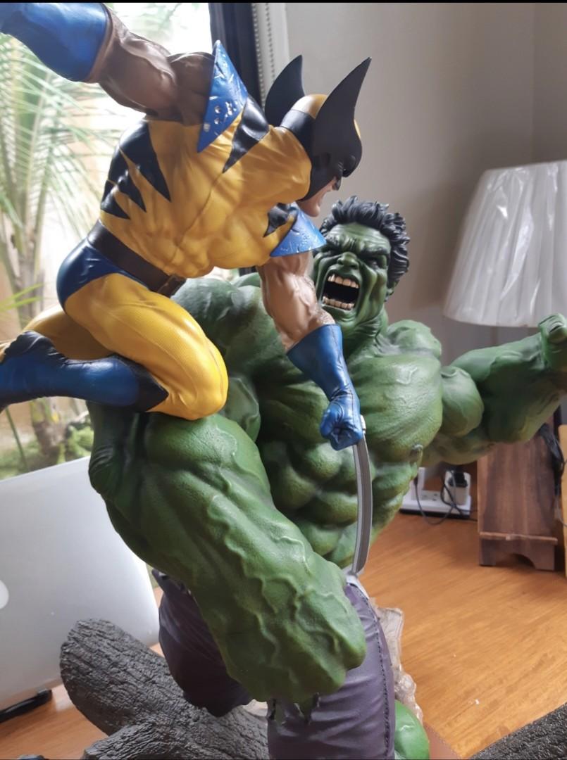 Sideshow Hulk vs. Wolverine Maquette Diorama Statue, Hobbies & Toys ...