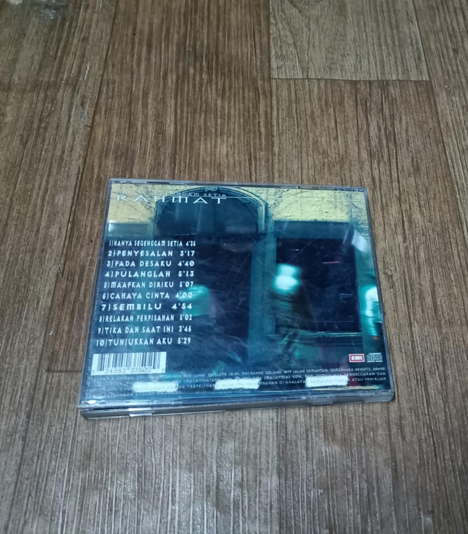 CD RAHMAT EKAMATRA @1997 EMI (M) Sdn Bhd.. album Studio solo rakaman ke tiga penyanyi Rahmat ...