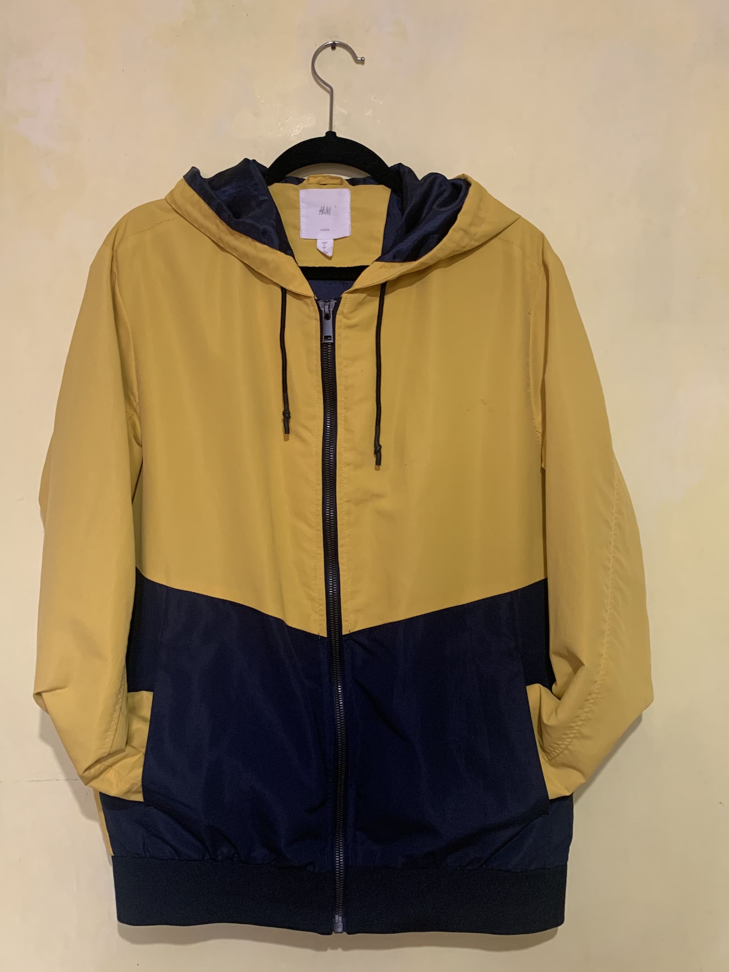 AUTHENTIC H&M WINDBREAKER JACKET UNISEX FITS M TO L, Men's Fashion ...