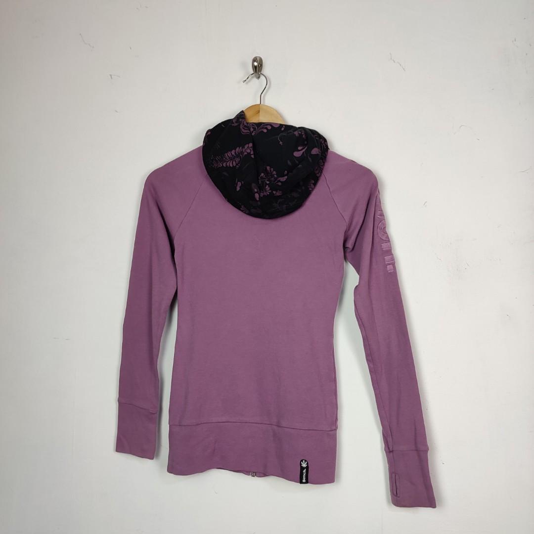 Bench Activewear jacket, Women's Fashion, Activewear on Carousell
