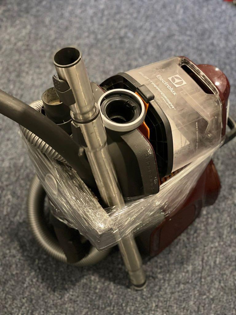 ELECTROLUX ZSP4303AF VACUUM CLEANER (1600W) Condition 8/10 $80, TV ...