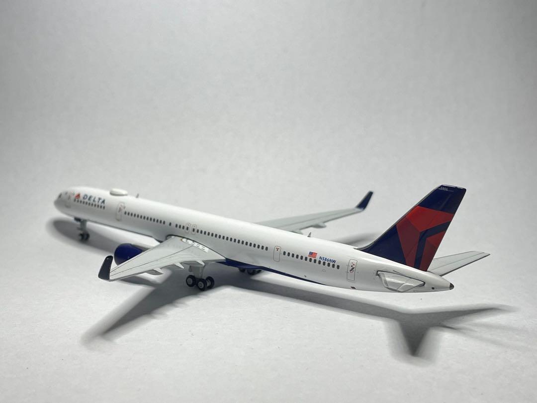 Gemini Delta Boeing 757-300 1:400, Hobbies & Toys, Toys & Games on ...