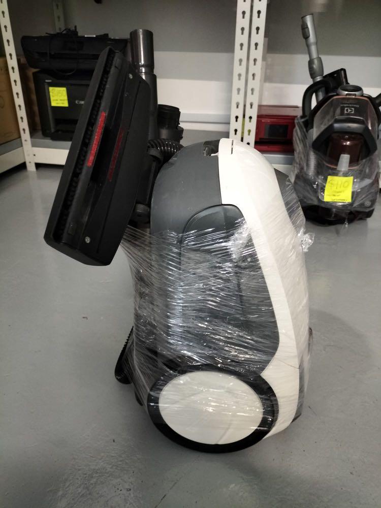 KARCHER VC2 PREMIUM DRY VACUUM CLEANER (1100W) Condition 8/10 $50, TV ...