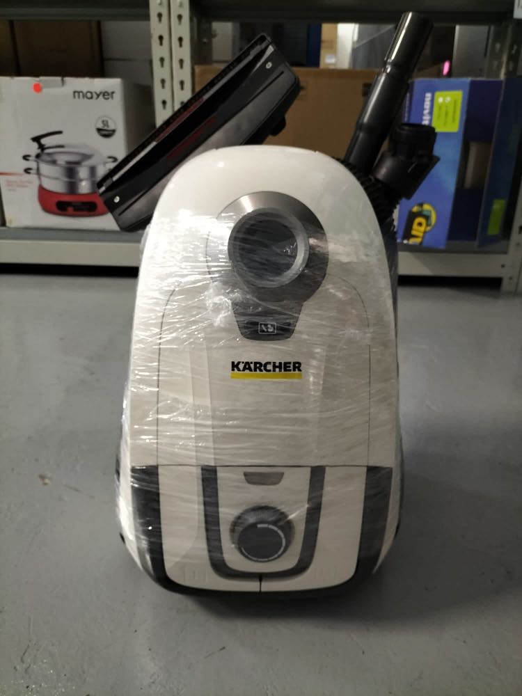 KARCHER VC2 PREMIUM DRY VACUUM CLEANER (1100W) Condition 8/10 $50, TV ...