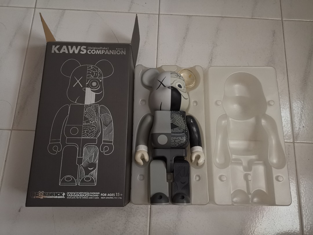 Kaws x Original Fakes 400%, Hobbies & Toys, Memorabilia & Collectibles ...