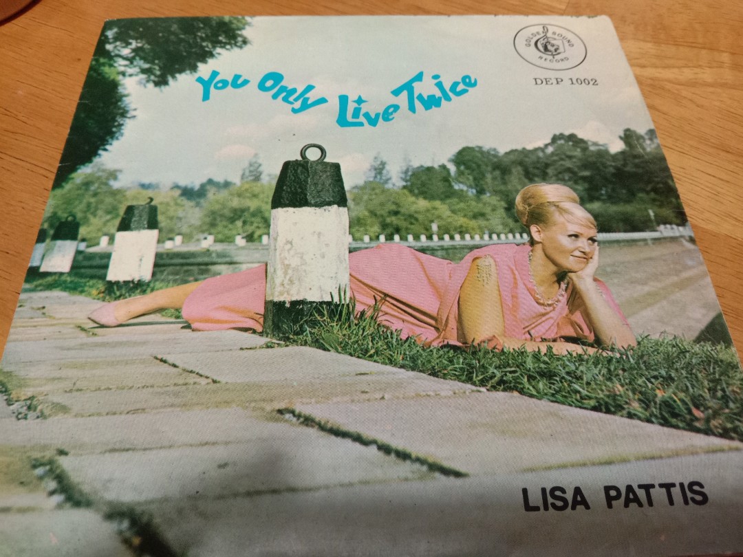 LISA PATTIS SINGAPORE 60S BEAT EP 1968, Hobbies & Toys, Music & Media ...