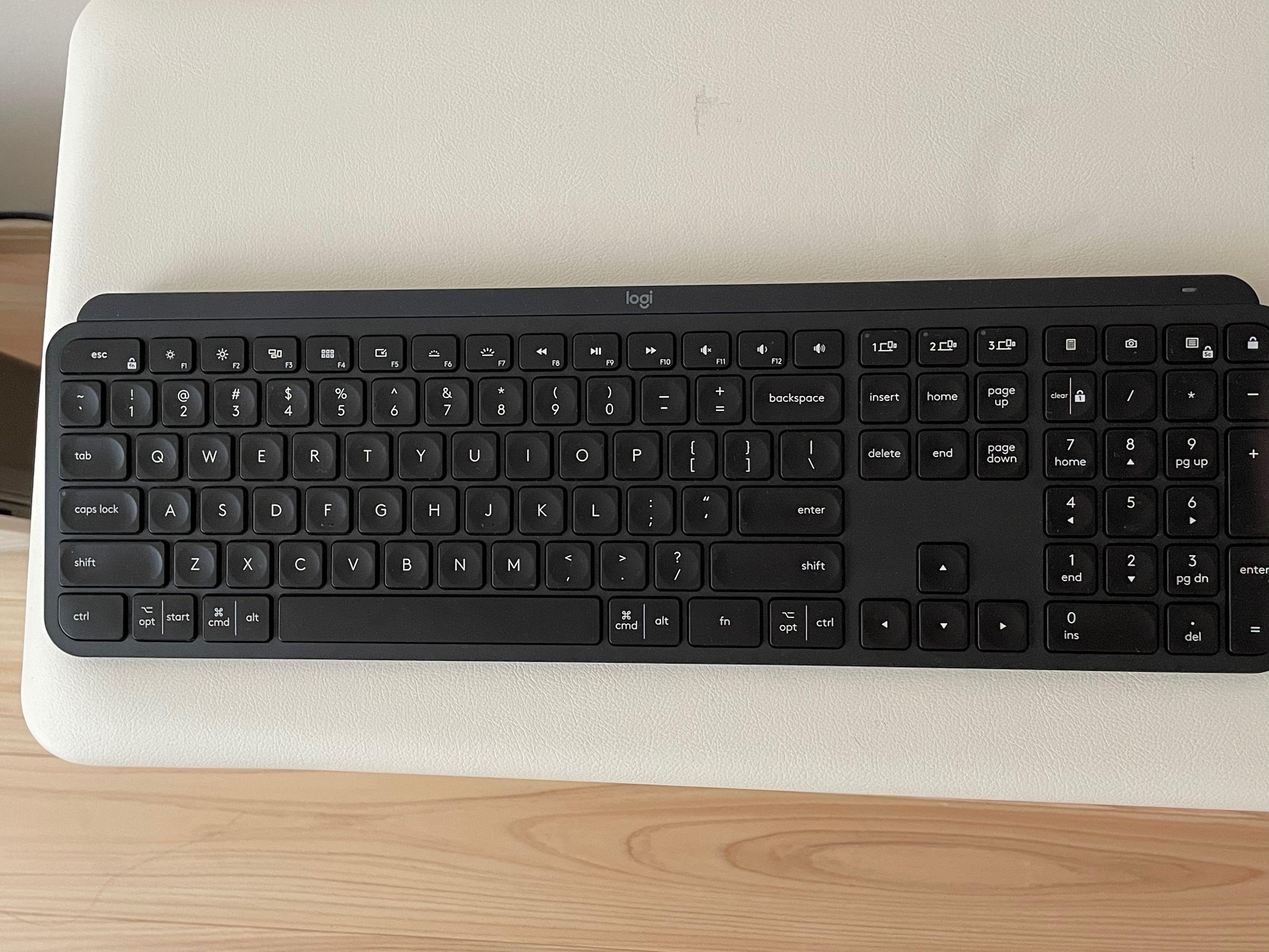 Logitech MX Keys Wireless Keyboard, Computers & Tech, Parts ...