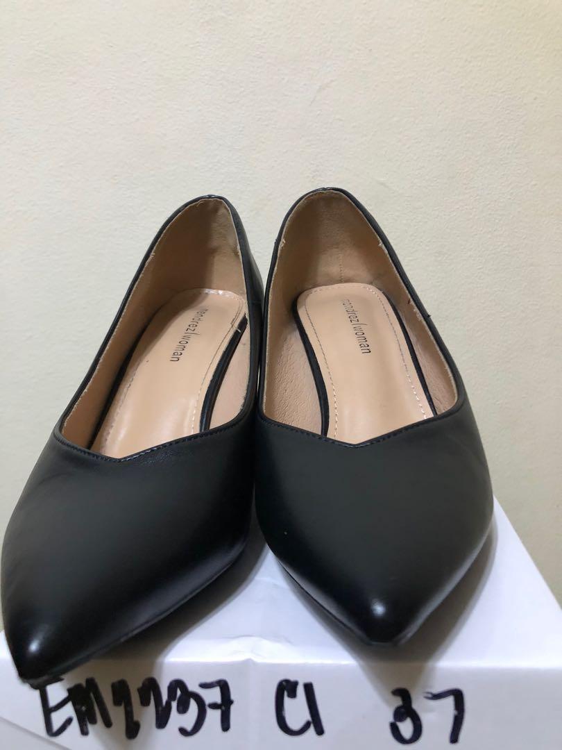 Mendrez Black Shoes, Women's Fashion, Footwear, Shoe inserts on Carousell