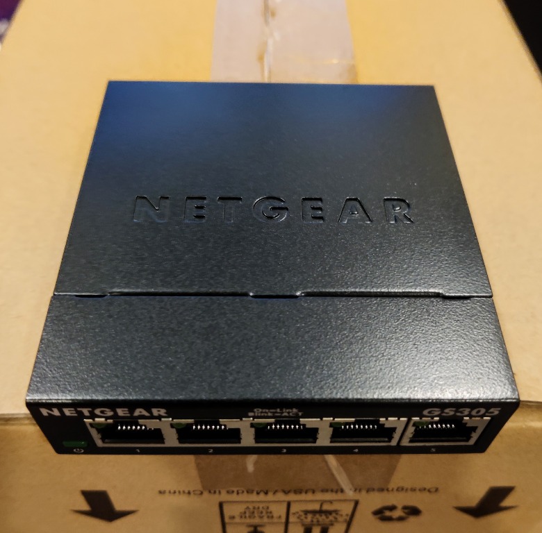 Netgear GS305 5-Port Gigabit Ethernet Unmanaged Switch, Computers ...