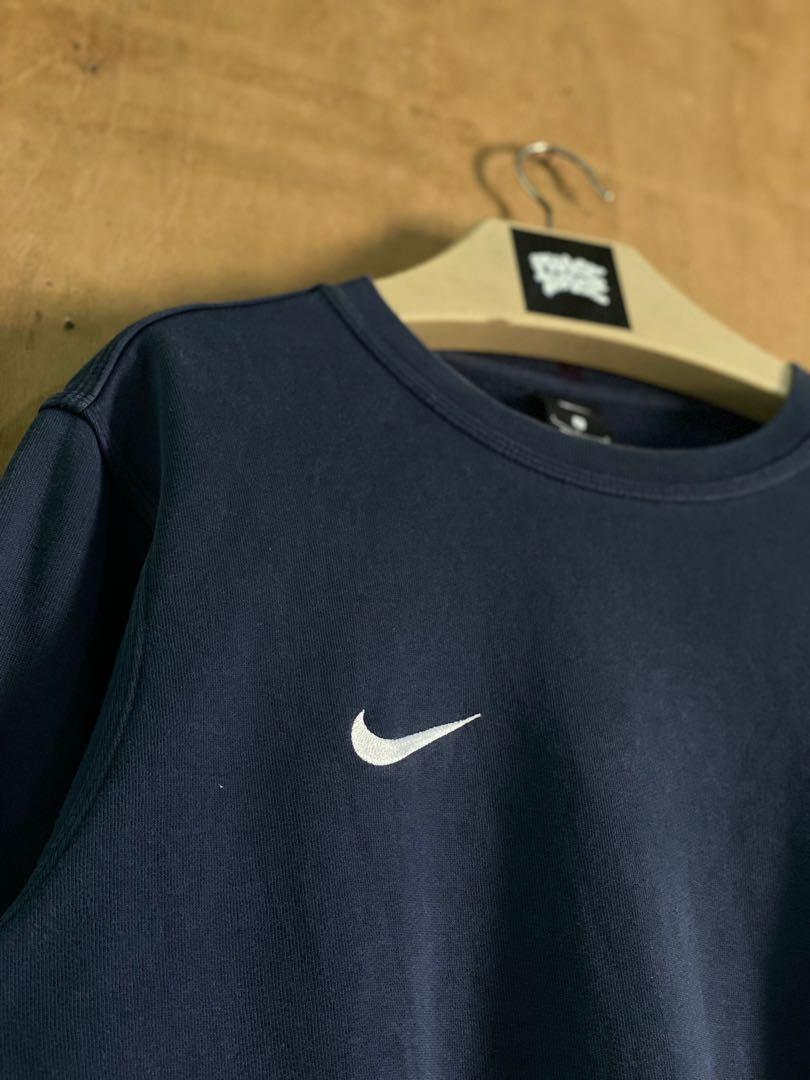 Nike Reverse Side Swoosh Logo Crewneck, Men's Fashion, Tops & Sets ...