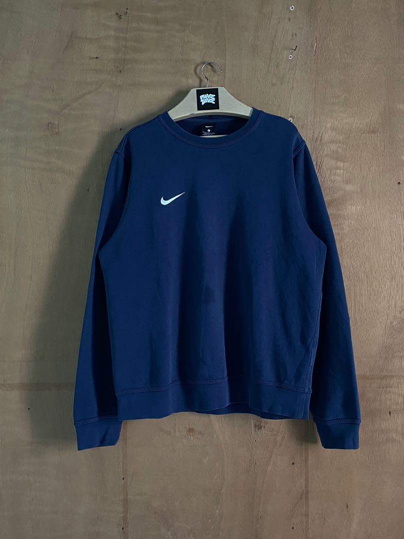 Nike Reverse Side Swoosh Logo Crewneck, Men's Fashion, Tops & Sets ...