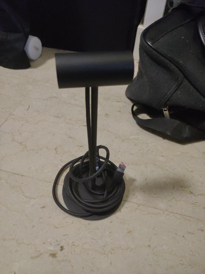 Oculus Rift with 2 touch controllers and 3 base stations, Video Gaming ...