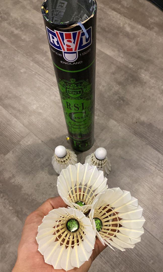 RSL Ultimate, RSL Supreme, Apacs 700 and RSL used shuttlecock , Sports ...