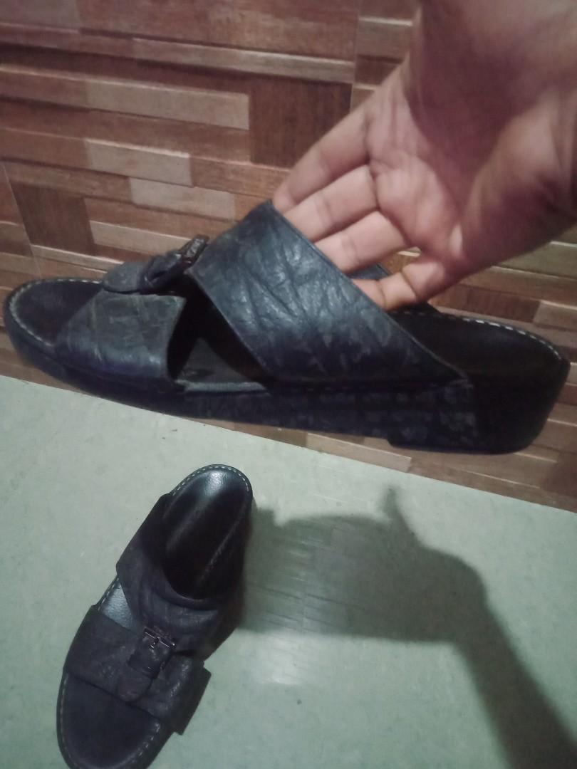 Tawash sandal, Men's Fashion, Footwear, Slippers & Slides on Carousell
