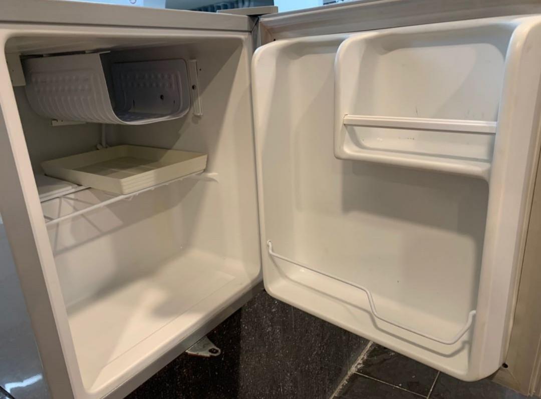 Tecno mini bar fridge 50l, TV & Home Appliances, Kitchen Appliances ...