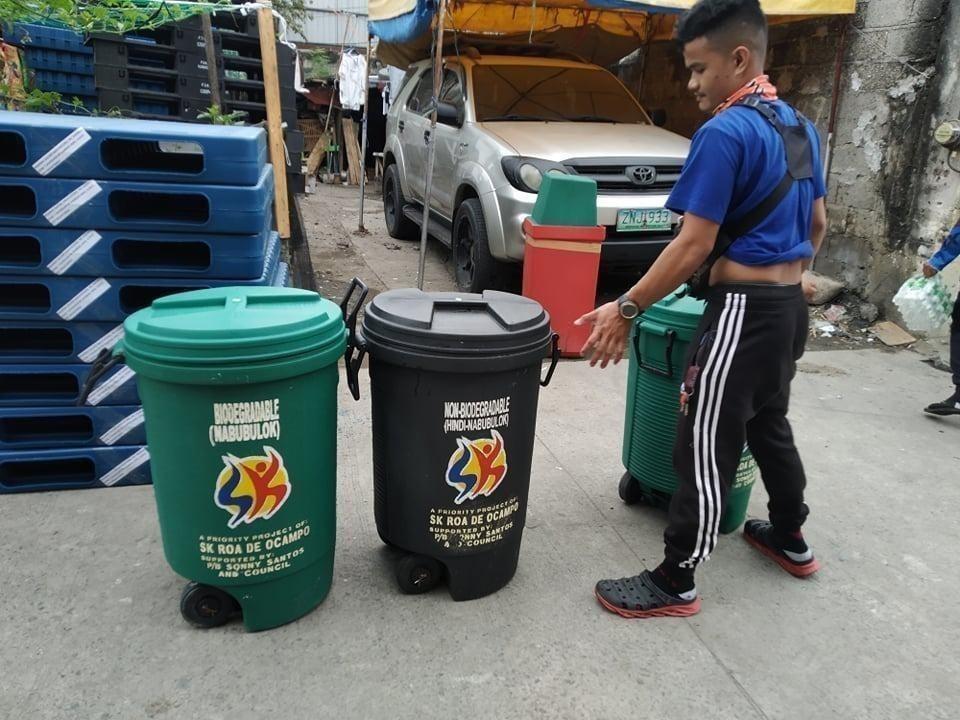 Trash Bin trolling bin, Furniture & Home Living, Cleaning & Homecare ...