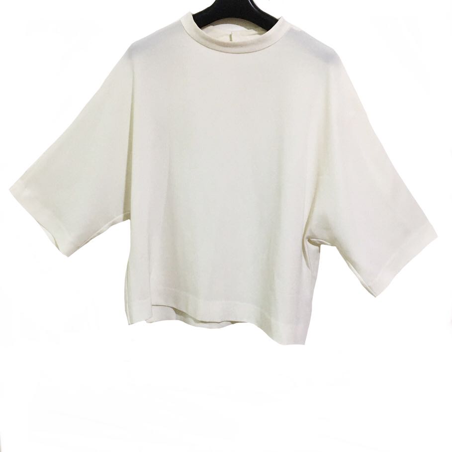 Uniqlo Cream White Soft Tops, Women's Fashion, Tops, Shirts on Carousell