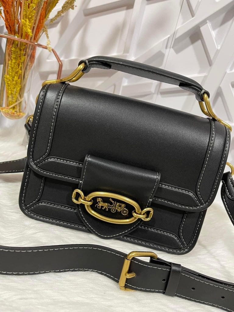 Authentic Coach Hero Crossbody Bag, Luxury, Bags & Wallets on Carousell